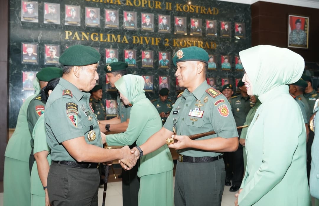 Pangdivif 2 Kostrad Pimpin Tradisi Kenaikan Pangkat Perwira Satjar Periode 1-4-2024